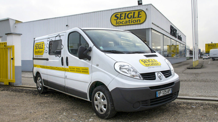 Fourgonnette 6 m³ - 6 places assises - SEIGLE LOCATION